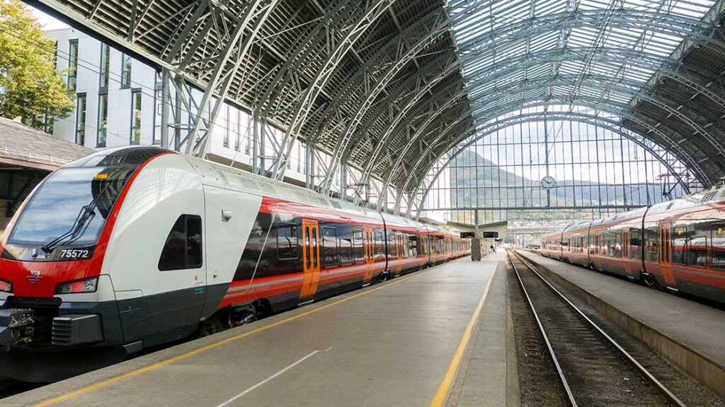 Train companies - EveryRail